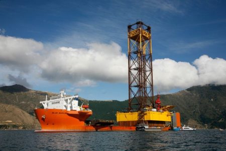 MV Blue Marlin: The Ship that Carries Ships and Oil Rigs Across the ...